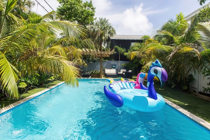 Vibrant Oasis W/ Heated Pool - 3 Units N/ Downtown - West Palm Beach, FL