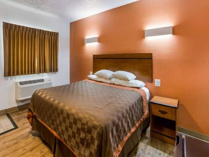 1 Lit Roi | Fumeur - Clovis, NM