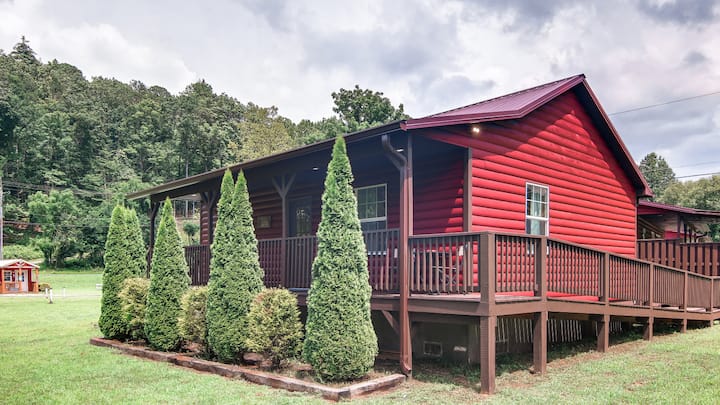 Newly Remodeled Cabin | Steps To River & Fishing - Cherokee, NC
