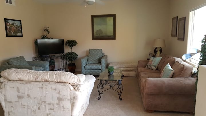 Hynes Hollow By Mesquite Vacation Rentals - Mesquite, NV
