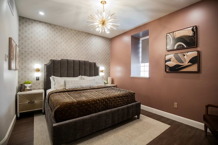 Downtown Springdale Boutique Hotel Deluxe Suite 11 - Springdale, AR