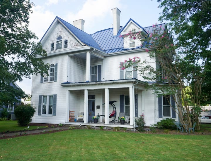 Victorian Elegance - Point Pleasant, WV