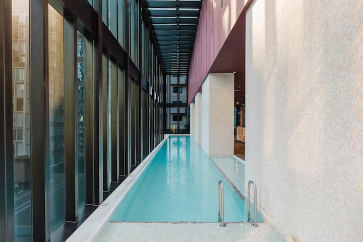 High-rise Modern Cbd Apartment Stunning City Views - Melbourne