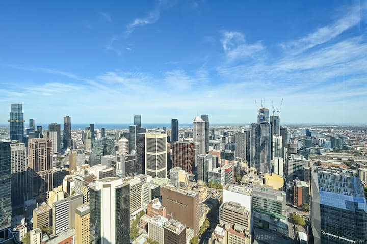 High Rise Luxury Stay With City/ocean View In Hear - Melbourne