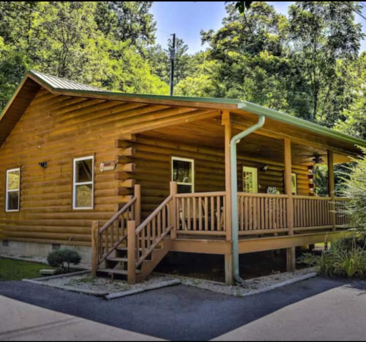 Fox Creek Combo | Sleeps 12 With Creek Access - Bryson City, NC