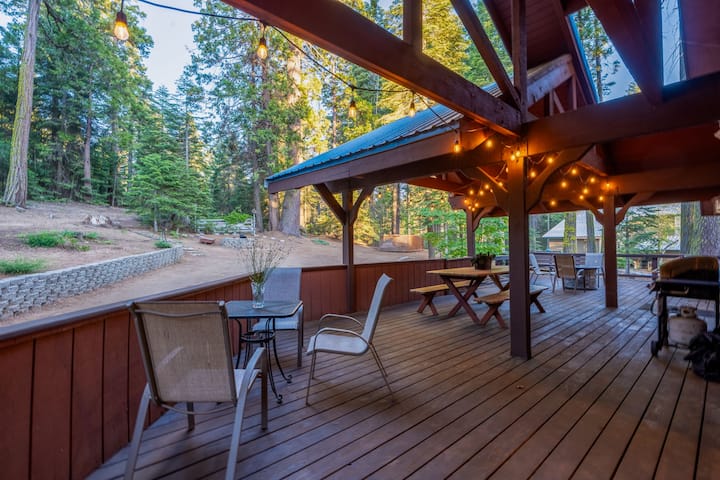 Apple Blossom Lodge | Pool Table+pond Views - Shaver Lake, CA