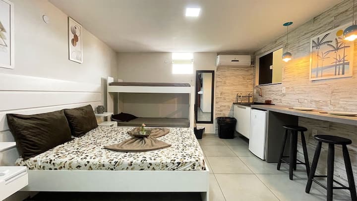 @Theferias_ | Suíte Família Espaçosa C/ Ac - Cabo Frio