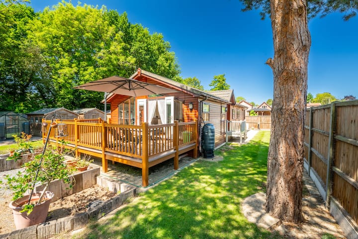 The Cabin | Sleeps Up To Six | Gardens | Aylsham - North Walsham