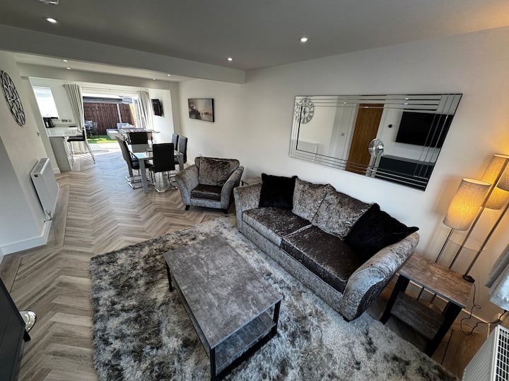 Amora Stays - Aylesbury