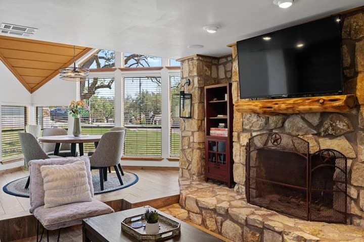 New* Windermere Oaks Home | Fireplace + Pools - Spicewood, TX