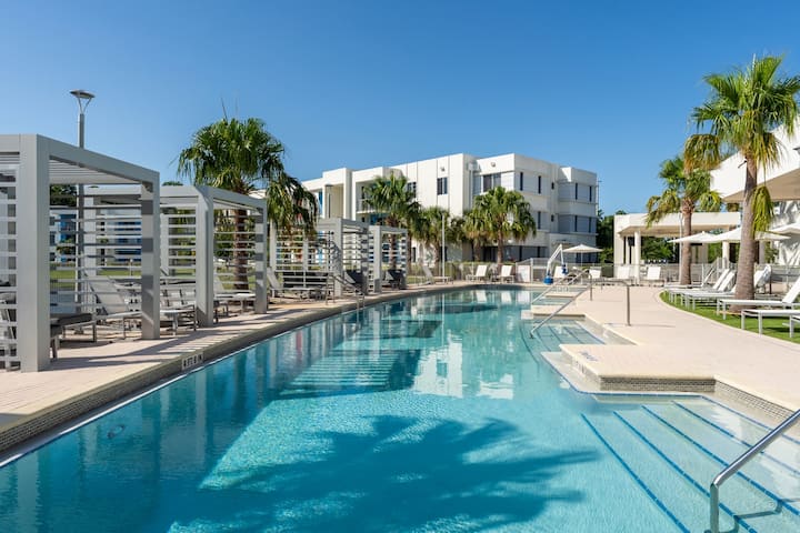 Daytona 2br | Pool + Free Parking, Pets - 戴通納海灘