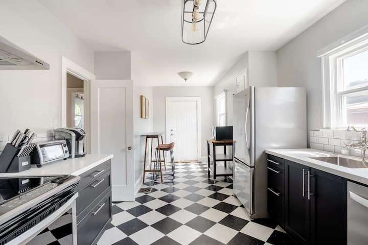 Alberta Arts • 2br/1ba • Central Walkable Location - Portland, OR