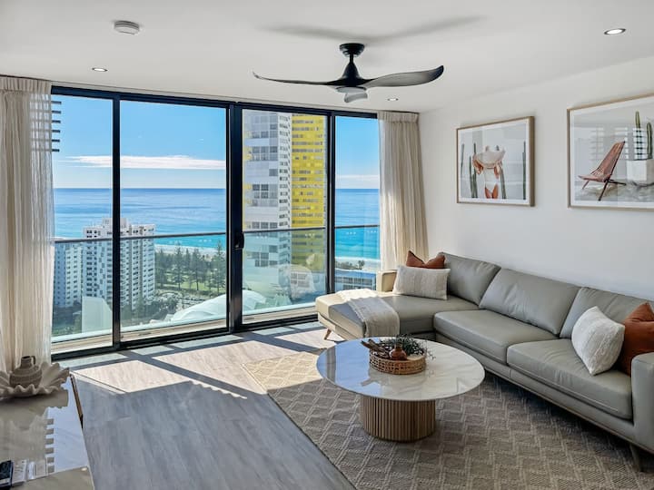 Luxury Oracle Tower 2 Ocean Views Level 22 - Broadbeach