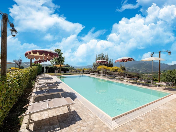 Maison De Campagne à Marche Avec Piscine - Marche