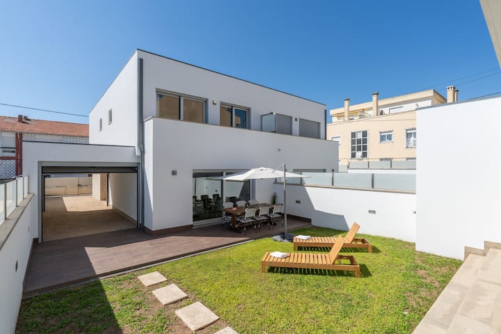 Stylish Home W/ Garage & Terrace By Hostwise - Senhora da Hora