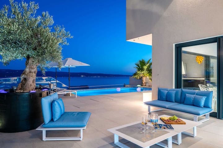 Villa Chameleon With Pool - Omiš