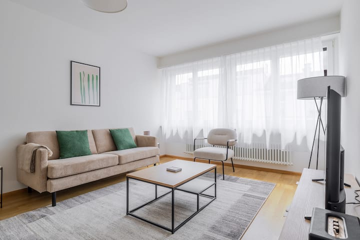 Blueground | Am Ring, Balcony, Nr Kunstmuseum - Basel