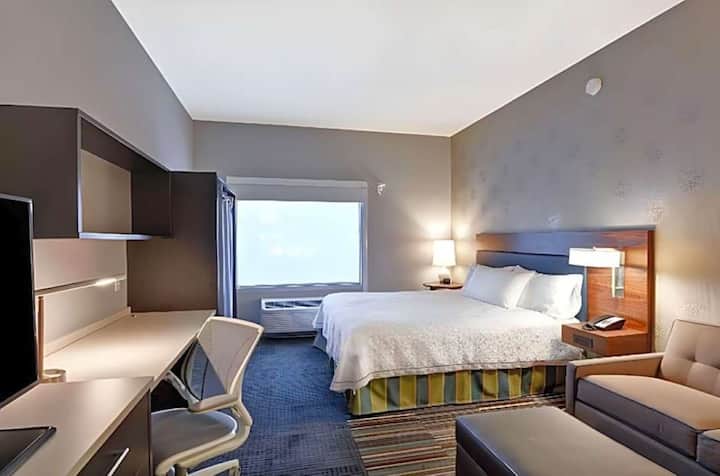 3 Suites W/ Full Kitchen Near Dolphin Mall - Miramar, FL