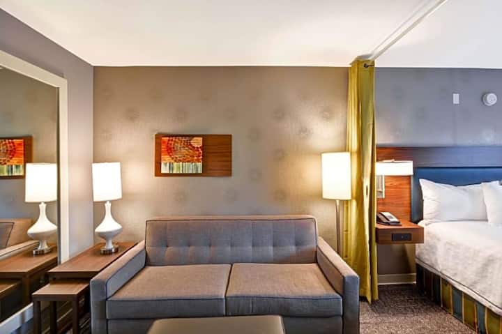 Enjoy Comfort In Suite W/ Kitchen Near Stadium - Miramar, FL