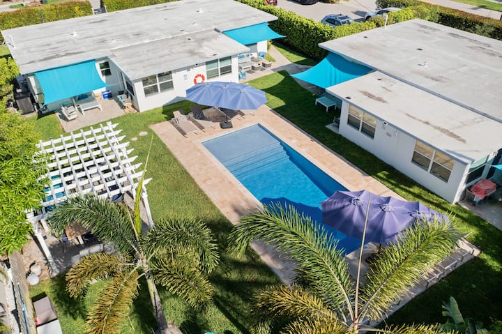 Spectacular 4unit Prop. W/shared Pool - Sleeps 16 - Delray Beach