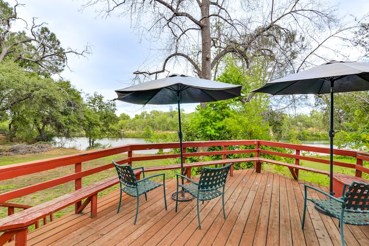 5 Mi To Lake Oroville: Huge Riverfront Home! - Oroville, CA
