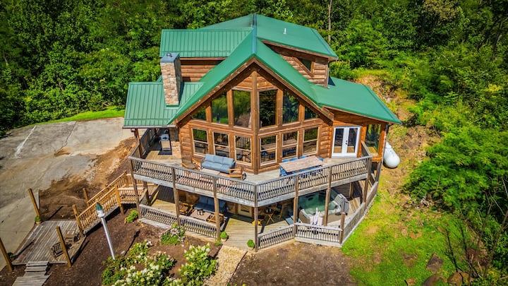4 Br Smoky Mtn Retreat-game Room-fire Pit-hot Tub - Gatlinburg, TN