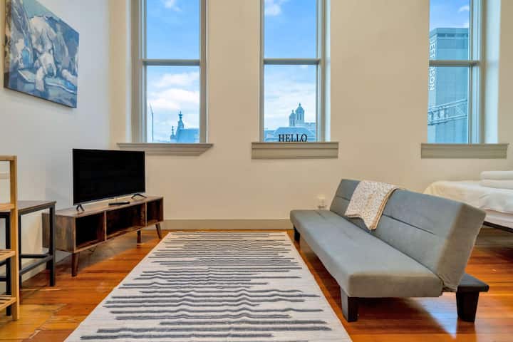 Renovated Apt W/ Free Parking | Medical Complex - Louisville, KY
