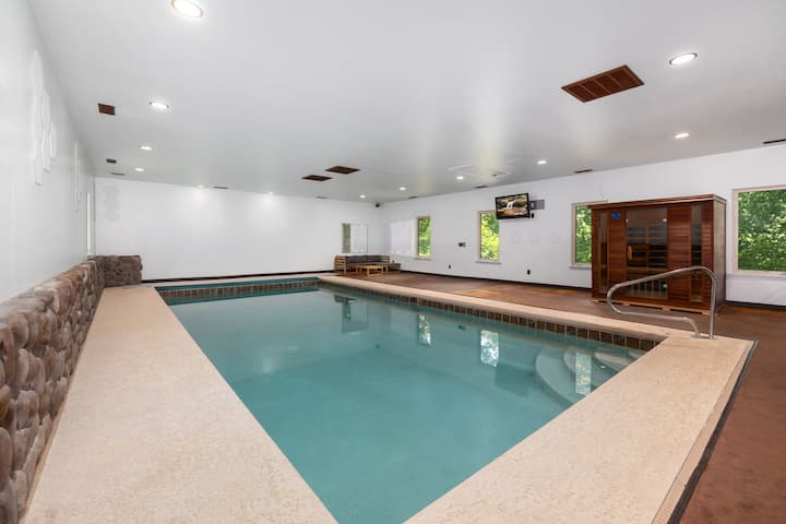 The Manor-indoor Pool-speak Easy-game Room-sauna - Bella Vista, AR