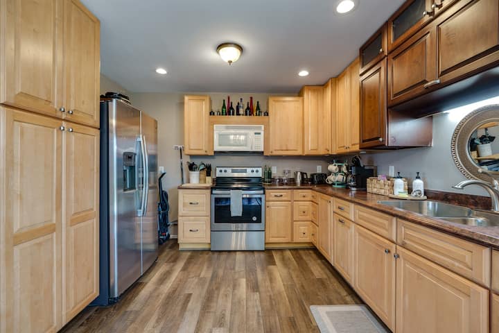 Cozy Retreat In Fairborn | Game Room & Fenced Yard - Yellow Springs, OH