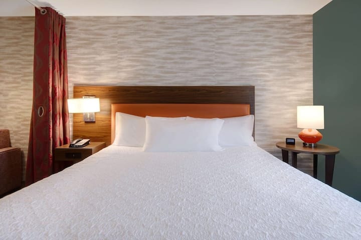 Sustainability Meets Comfort: Modern Suite - Waco, TX