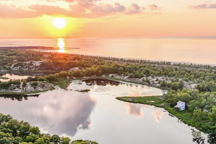 Spacious 3br Home • Firepit & Grill - Hobart, IN