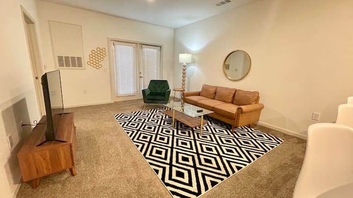 King Beds, Fast Wi-fi, Gym And Pool - North Charleston, SC