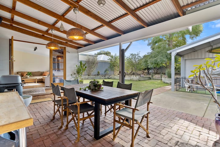 Home Among The Gum Trees - Perth