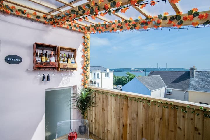Skyfall - 2 Bedroom Apartment - Milford Haven - Milford Haven