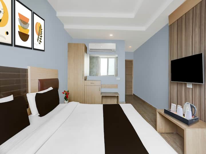 Super Hotel O Haldwani Près De L'arrêt De Bus - Haldwani