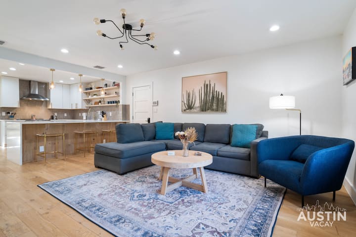 Westgate Midmod W Pet-friendly Yard, Grill & Ev! - Austin, TX