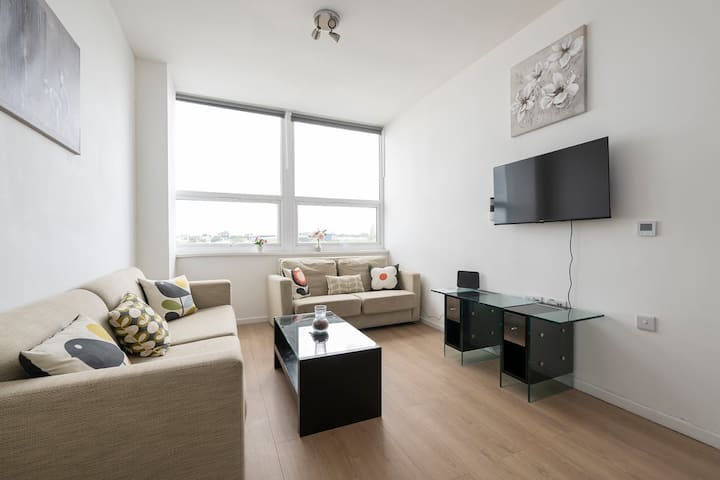 Splendid Stay In West Bromwich -