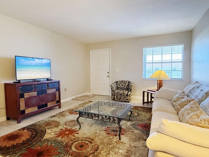 2br Condo – Clubhouse, Pool, Near Beaches - Englewood, FL