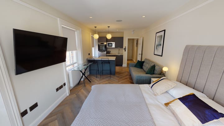 Cathedral Views | Heart Of City | Communal Laundry - Liverpool