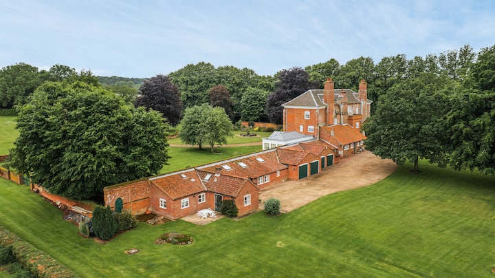 Hall Cottage - Cosy Cottage With Tennis Court - Briston