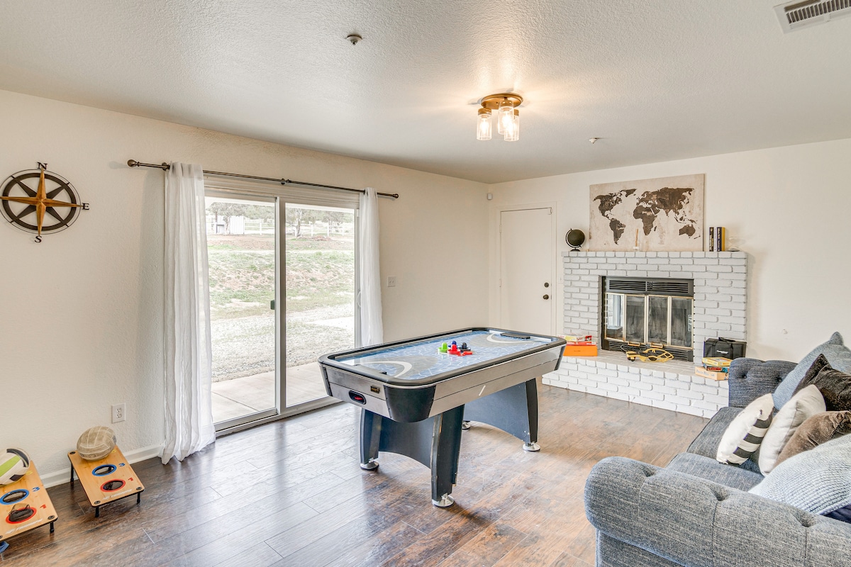 Patio, Fire Pit & Hillside Views: Agua Dulce Home - Houses for Rent in ...