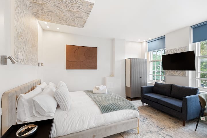 Elegant Dockside Studio – Harbour & Ship Views - Portsmouth