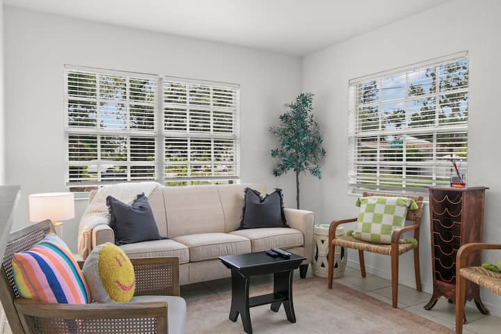 New! Bayside Breeze | Charming Apt Near Bayshore - Tampa, FL
