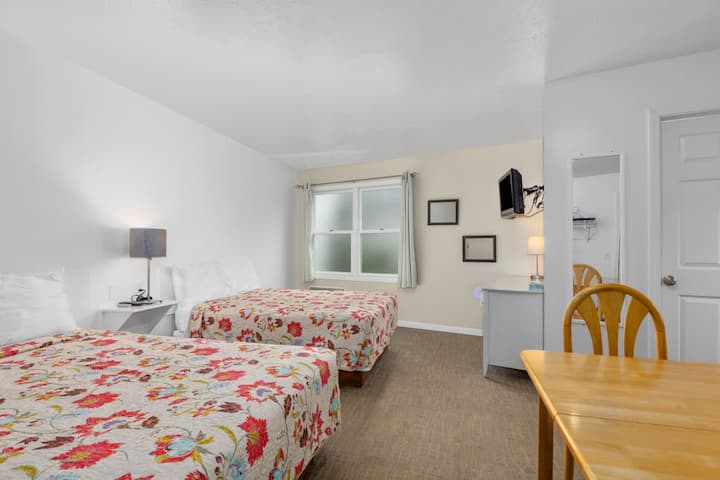 Double Bed Suite With Full Kitchen - Loon Lake, Lake City