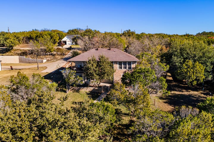 Lakefront 3br Retreat • Dock, Kayaks & Fire Pit - Granbury, TX