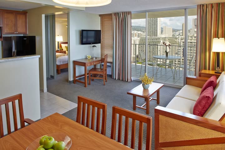 Waikiki 1br Suites | 2 Twins + Kitchen | 2 Units - Honolulu, HI