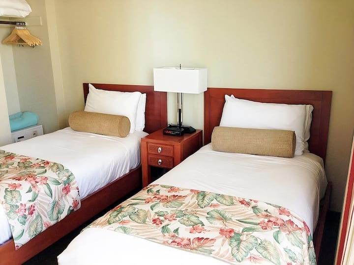 Ocean View 1br Suites | 2 Twins | Pool | 2 Units - Honolulu, HI