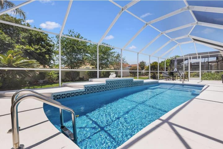 The Pink Panther Poolhouse - The Villages, FL