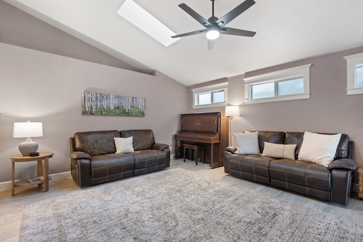Happy House, Cozy! 3 Bdrm, 2 Bath Home - Baker City, OR