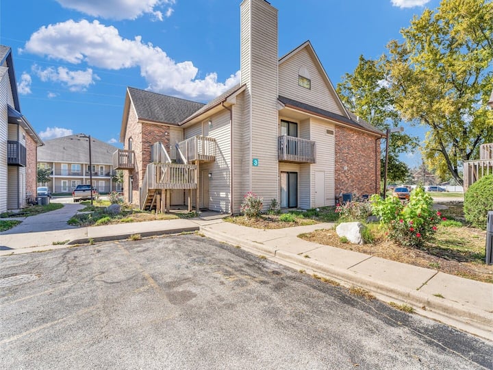 Lit Queen | Non-fumeur - Urbana, IL